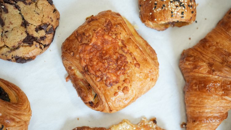 Layers Bakery – Order Online | REKKI